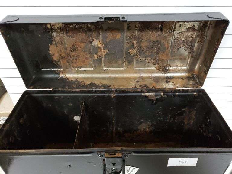 Metal Thomas Edison Battery Storage Box - Trice Auctions