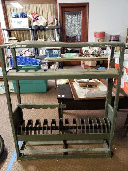 US Army Metal Gun Rack/Organizer (M16,M16A1 Rifle M1) - Trice Auctions
