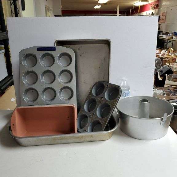 Misc Baking Ware - Large Cake, Angel Food, Cupcakes & Bread - Trice ...
