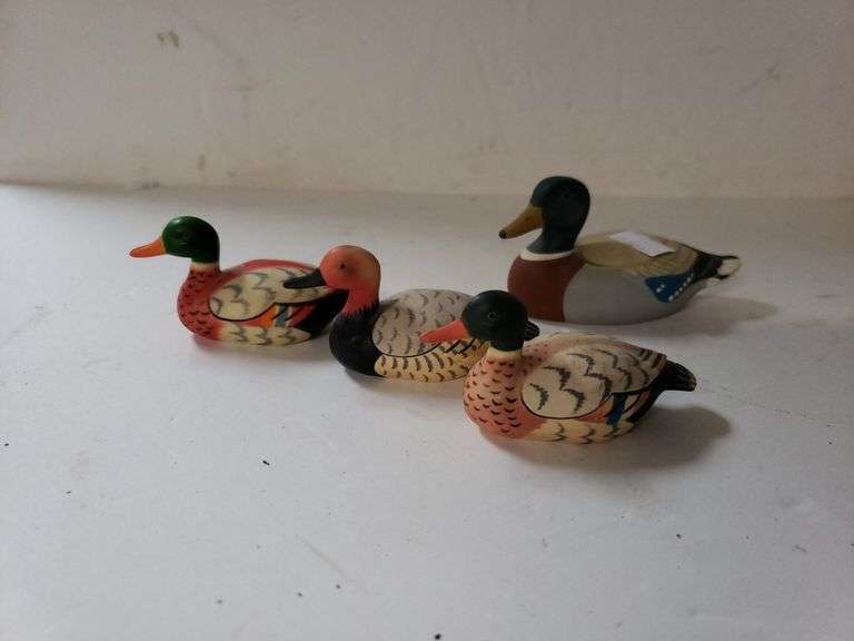 Duck Figurines - Trice Auctions