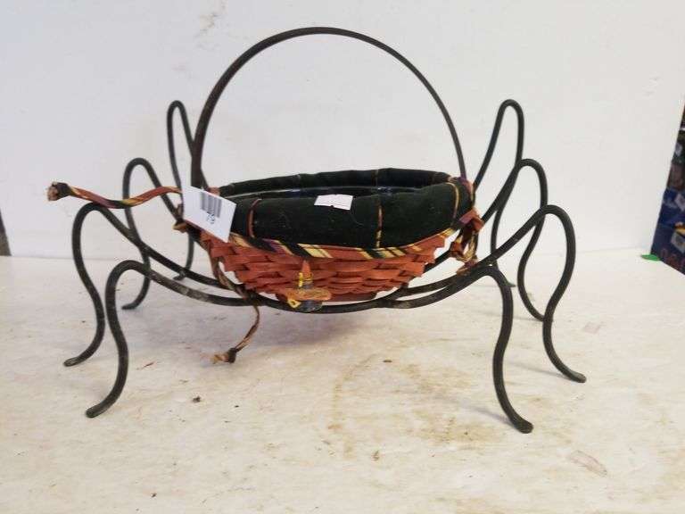 Longaberger Spider Basket - Trice Auctions