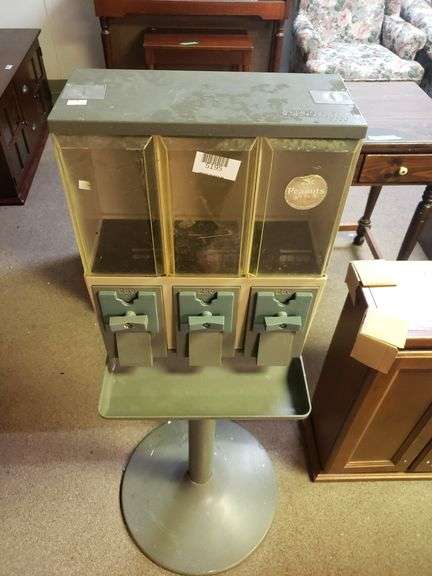 Vendstar 3000 Candy Vending Machine - Trice Auctions