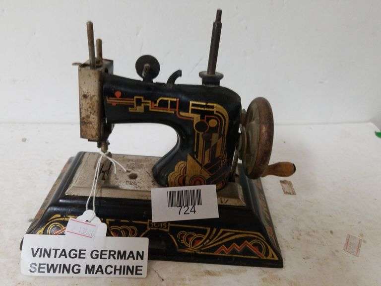 Vintage German Sewing Machine - Trice Auctions