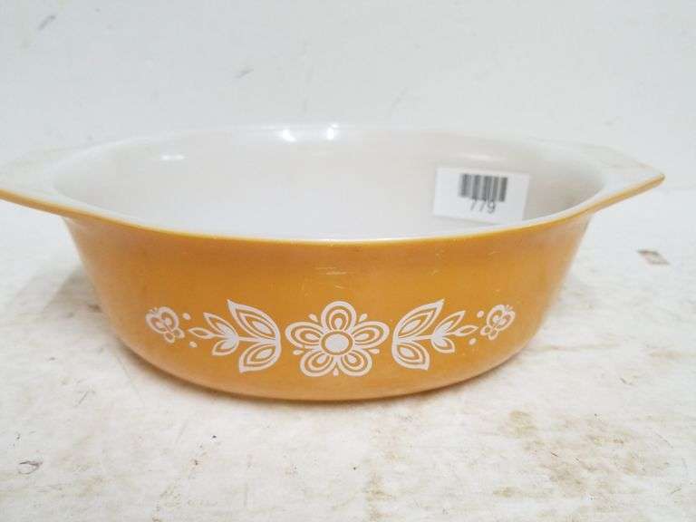 Mustard Yellow Pyrex Dish - Trice Auctions