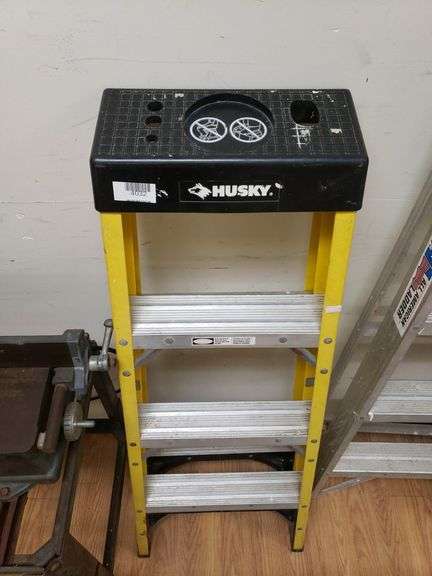 Husky 4 ft Ladder - Trice Auctions