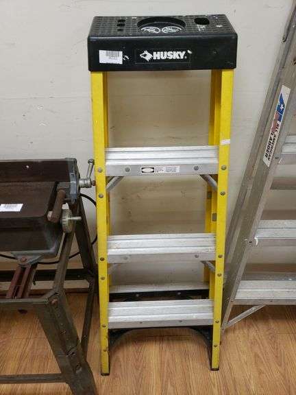 Husky 4 ft Ladder - Trice Auctions