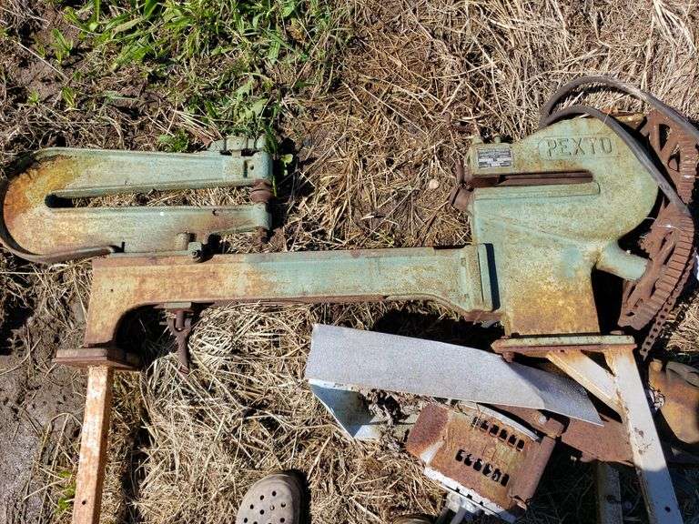 Pexto Machine - Stand Missing One Leg - Trice Auctions