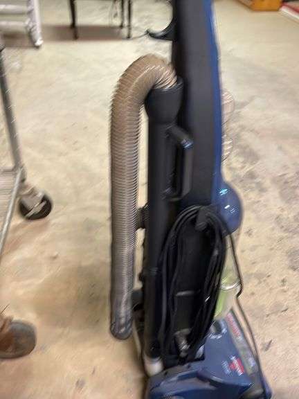 Bissell Powertrak Revolution Upright Vacuum - Trice Auctions