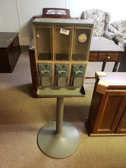 Vendstar 3000 Candy Vending Machine - Trice Auctions