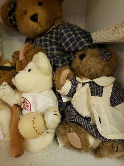 Assorted Bears - Trice Auctions