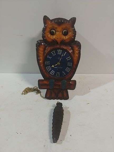 Owl Wink Clock - Made in Japan - Trice Auctions