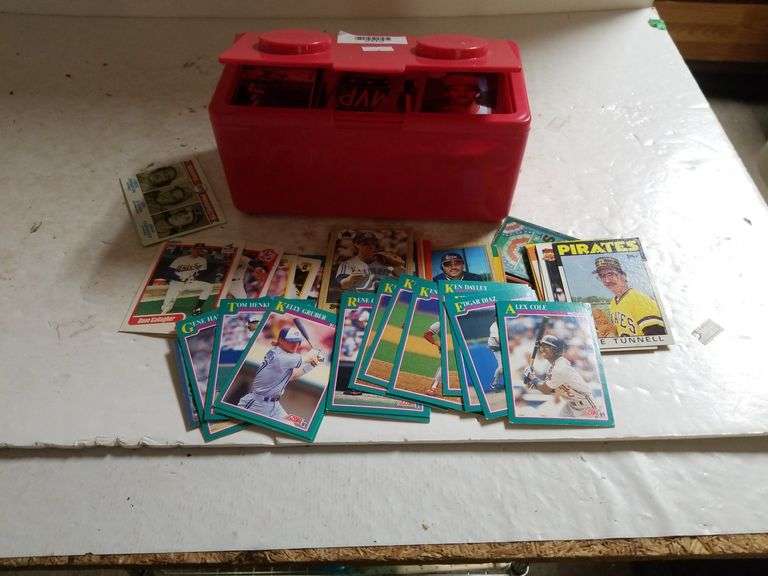 Assorted Baseball Cards - Trice Auctions