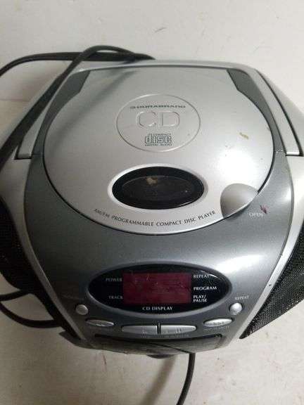 Durabrand CD Radio Player - Trice Auctions