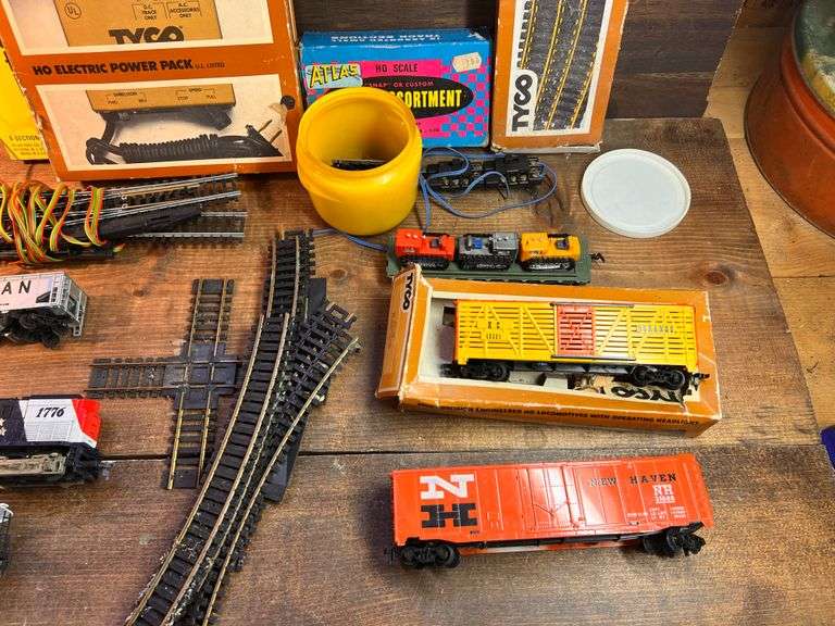 Complete HO TYCO Train Set With Extra’s - Trice Auctions
