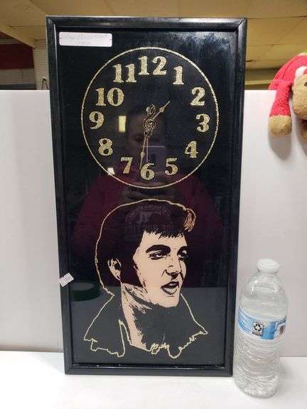 Vintage Battery Operated Elvis Clock - Works - Trice Auctions