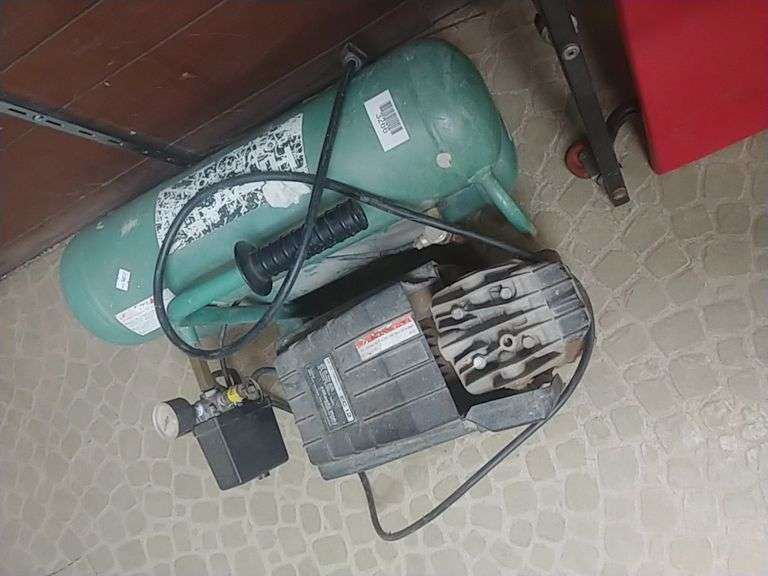 Hitachi Air Compressor. Works - Trice Auctions