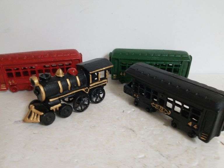 Cast Iron Train Set - Trice Auctions