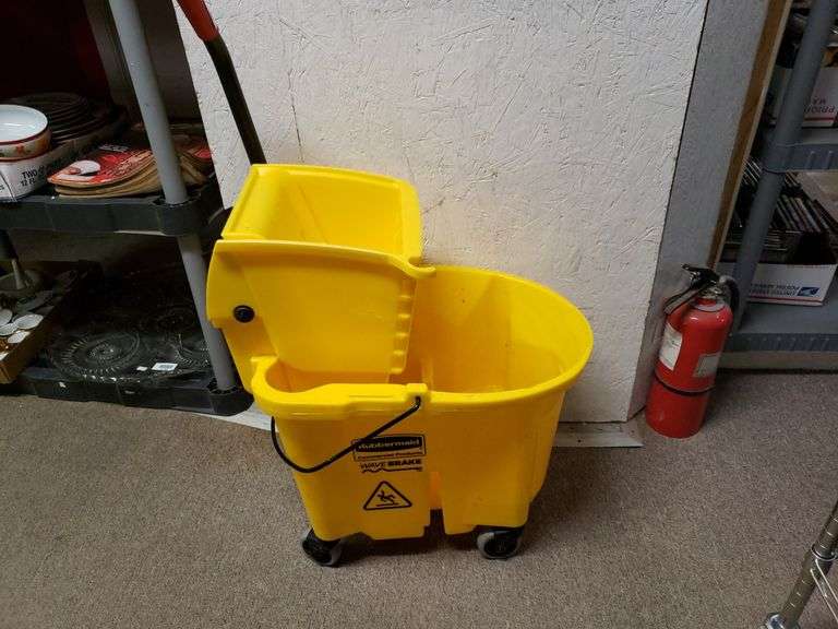 Rubbermaid Mop Bucket And Wringer - Trice Auctions
