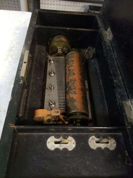 Victorian Music Box - Trice Auctions