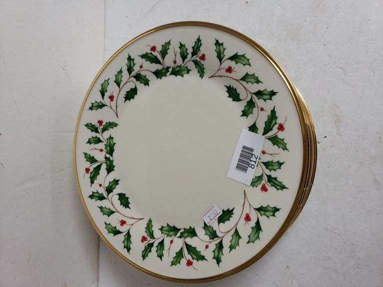 12 Lenox Holiday Pattern Plates - Trice Auctions