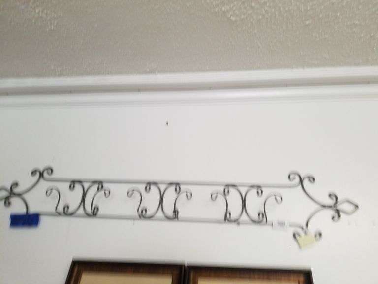 Metal Horizontal 3 Plate Rack - Trice Auctions