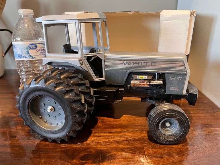 White Farm Tractor 2-180 Field Boss 1:16 Scale NEW IN BOX - Trice Auctions