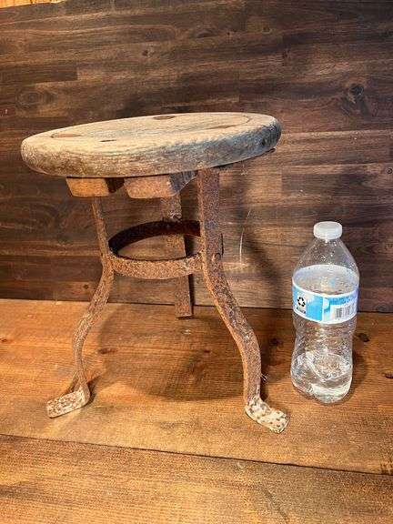 Antique Milking Stool - Trice Auctions
