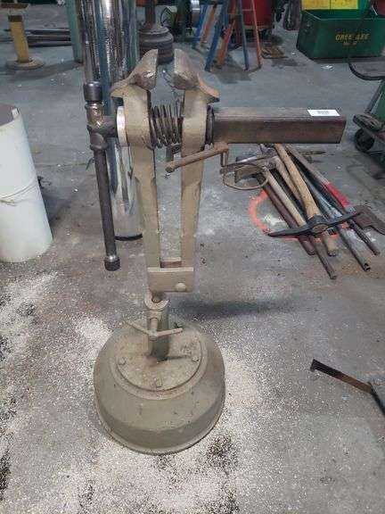 Vise With Stand - Trice Auctions