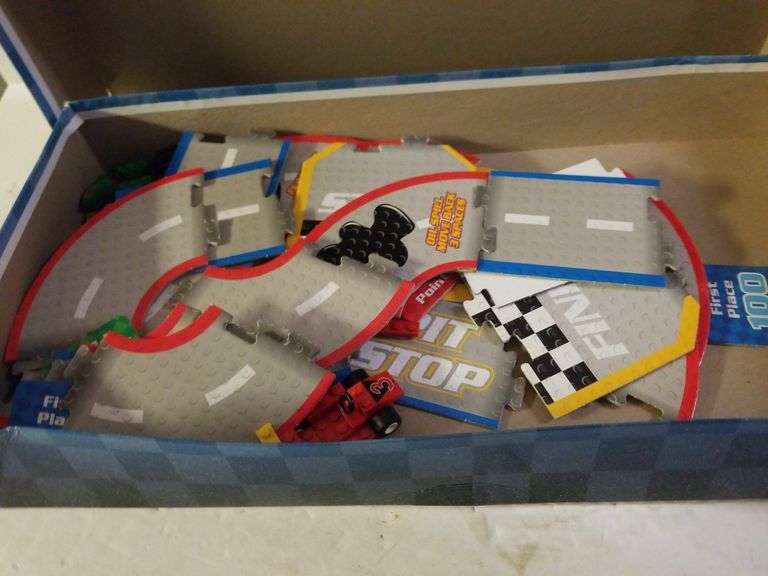 Lego Star War Book, Lego Racers - Trice Auctions