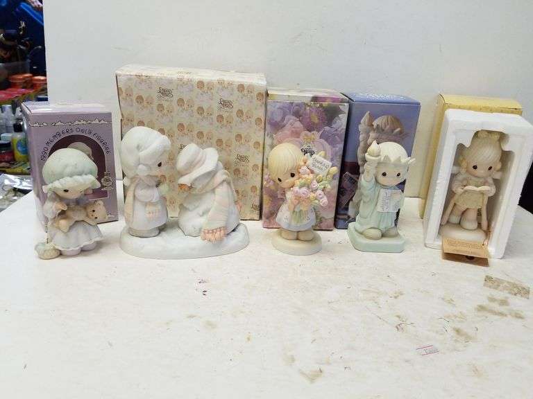 Assorted Precious Moments Figures (5) - Trice Auctions