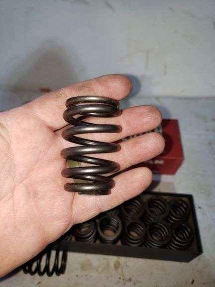 Iskenderian Racing Valve Springs - Trice Auctions