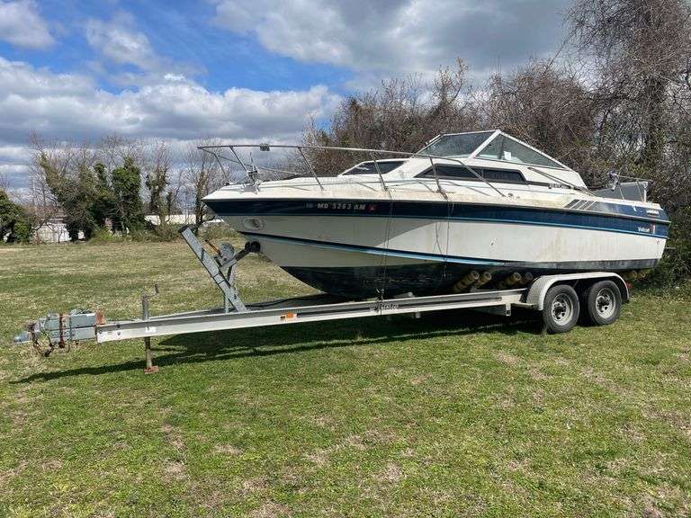 WellCraft 230 AFTCabin 5.7 Mercury Engine Boat w/ Tandem Axle Aluminum ...
