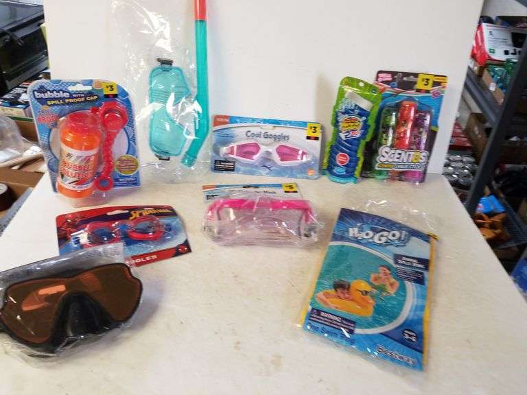 Lot Of Summer Fun (9), Goggles, Bubbles, Chalk & Animal Ring - Trice ...