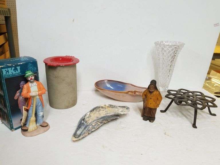 Decorative Oyster Shell Bowl, Emmett Kelly Jr. Signature Clown Figurine & More - Trice Auctions