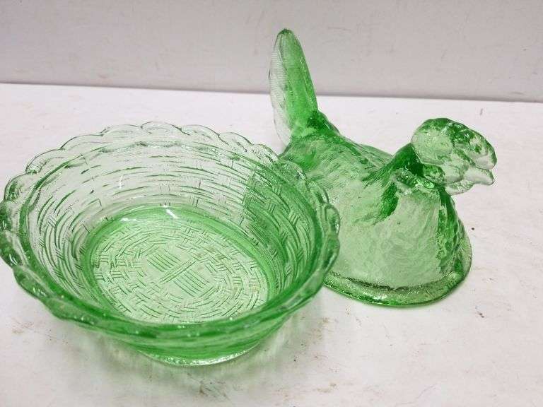 Emerald Green Nesting Hen Candy Dish - Trice Auctions