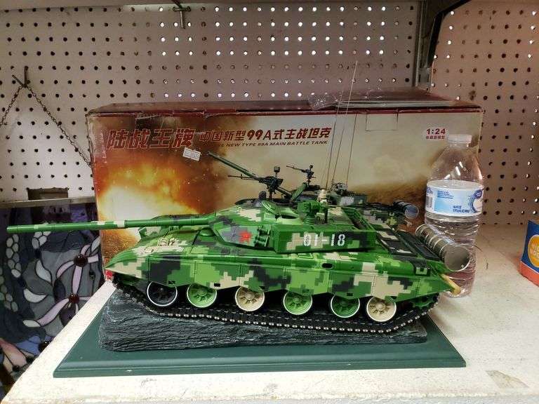 1:24 Scale Diecast Chinese Tank Model - Trice Auctions