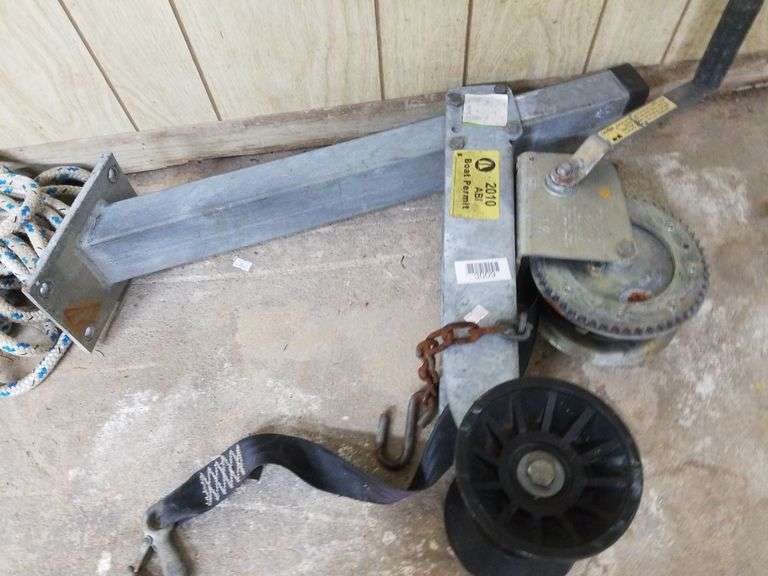 Hand Crank Winch - Trice Auctions