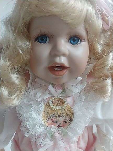 Hamilton Collection Doll "Lauren" - Trice Auctions