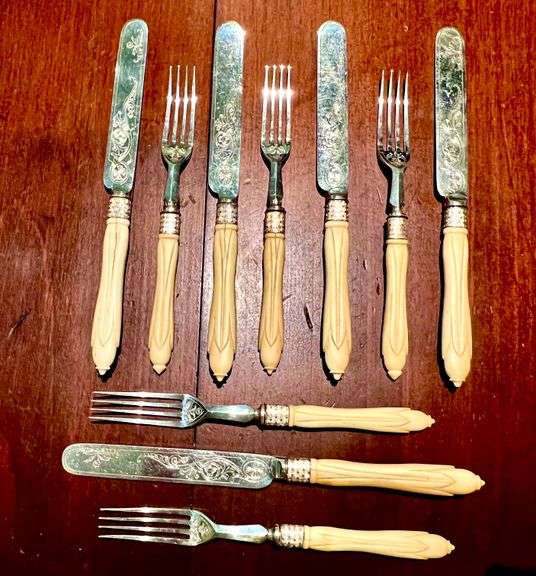 Vintage Ornate Silver Plated Flatware - Trice Auctions