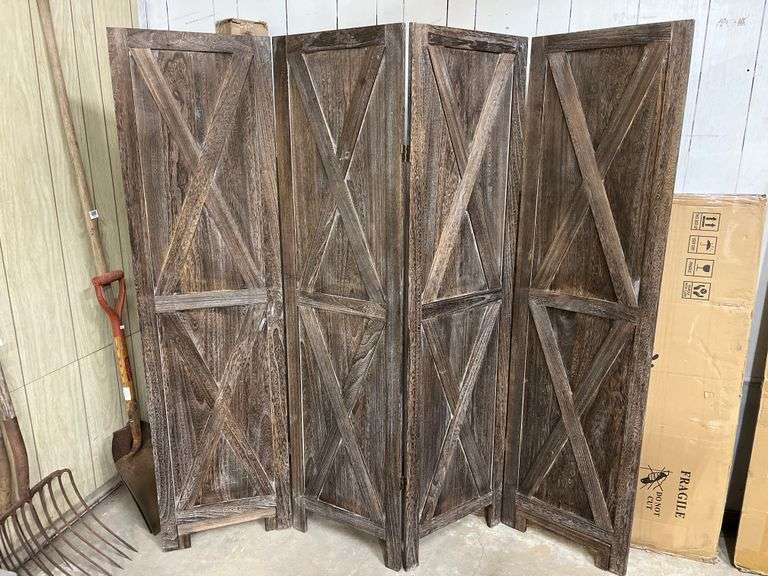 Rustic Barnwood Room Divider NEW - Trice Auctions