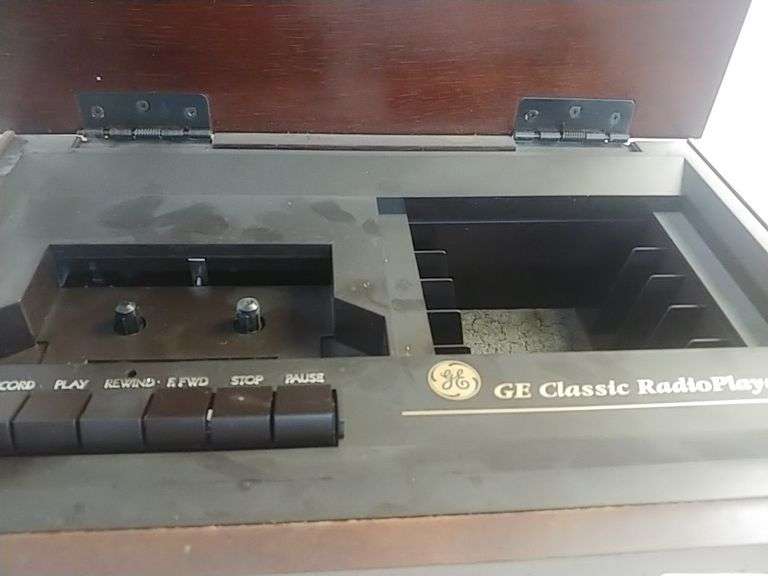 GE Classic Radio Player - Trice Auctions