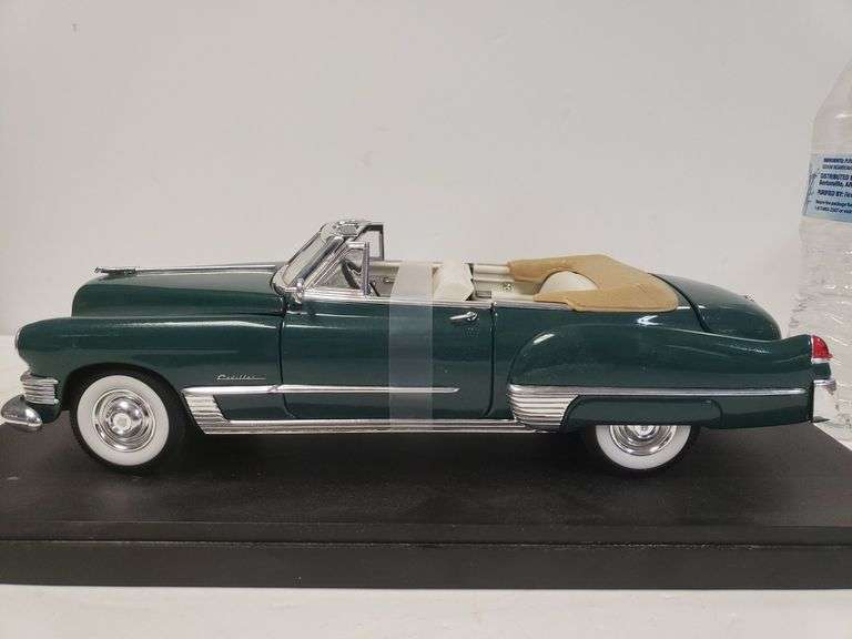 1:18 Scale Road Legends Model Car - 1949 Cadillac Coupeville De Ville ...