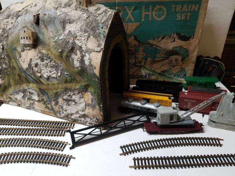 Vintage Marx Ho Train Set W/ Large Tunnel - Trice Auctions