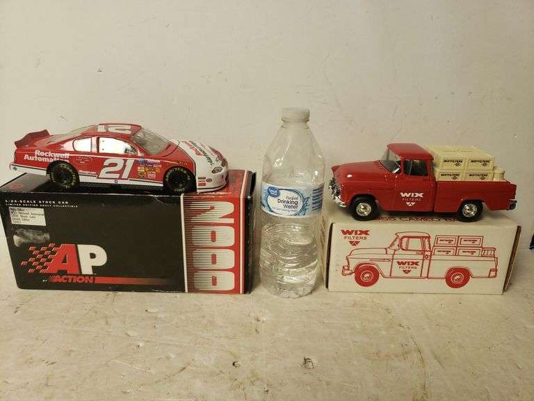 AP Action 1/24 Scale Mike Dillon Stock Car Model & ERTL Wix Filters ...