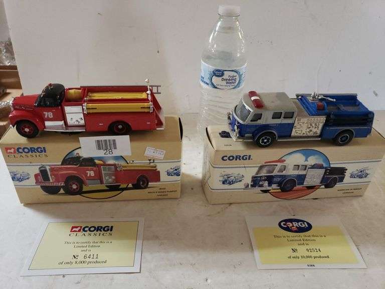 Corgi Die Cast Metal Model Fire Trucks - Mack B Series Pumper, Chicago ...