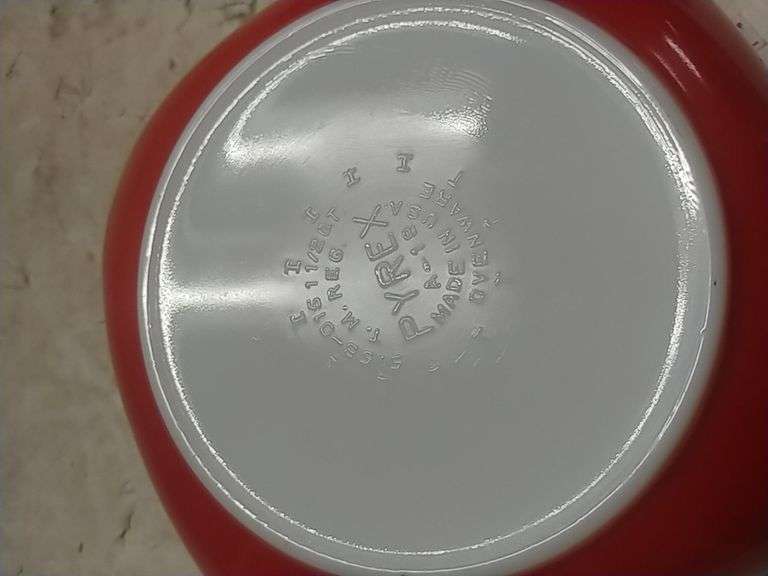 Pyrex Red Bowl With Top - Trice Auctions