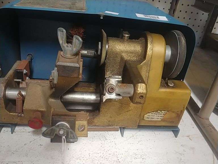 Curtis Key Cutter Machine - Trice Auctions