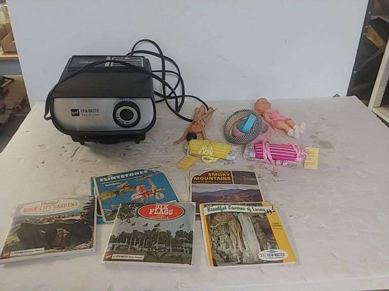 Gaf View Master Projector, Viewmaster Pictures & More - Trice Auctions