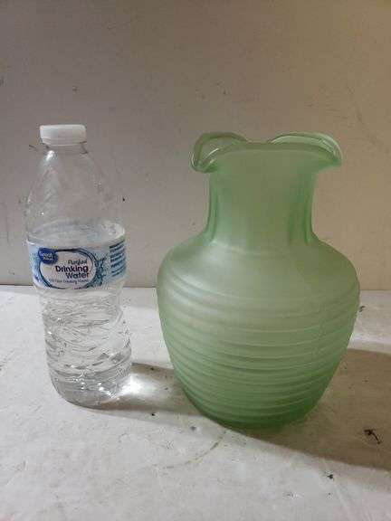 Vintage Frigidaire Beverage Server Green Glass Vase - Trice Auctions