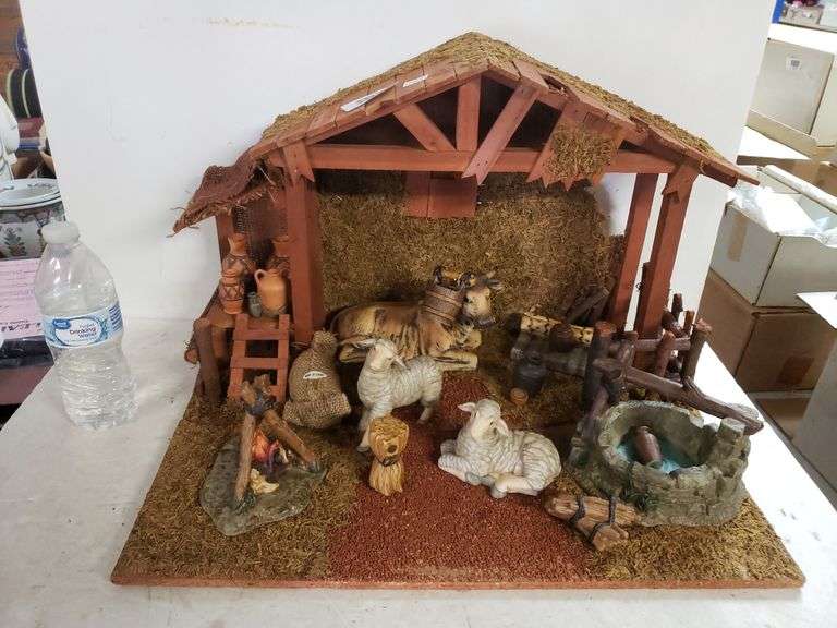 Nice Large Nativity Manger Display - Trice Auctions